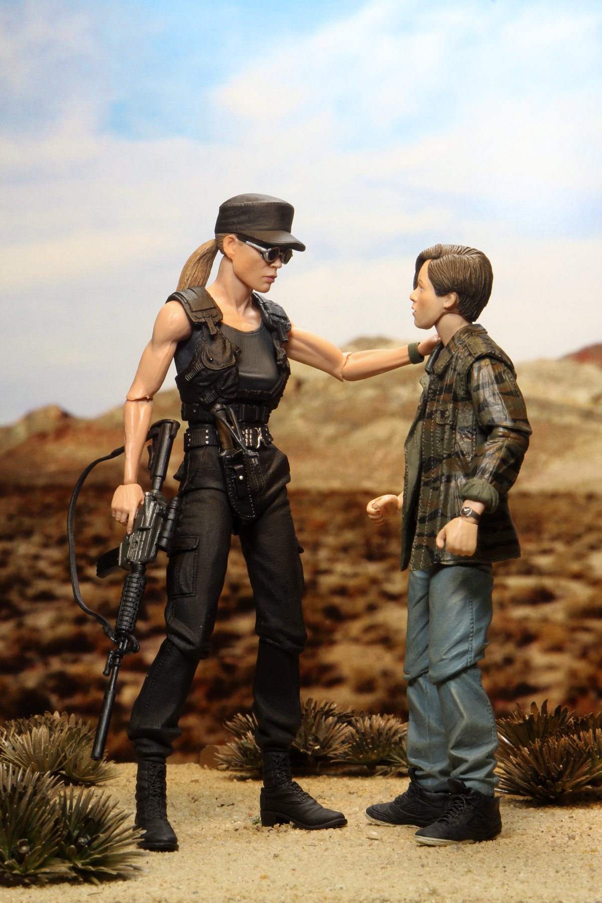 NECA: Terminator 2: Judgment Day – Sarah Connor and John Connor 2-Pack ...